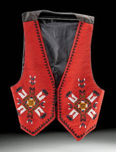 19th C. Native American Salish Imbricated Lidded Basket Auction