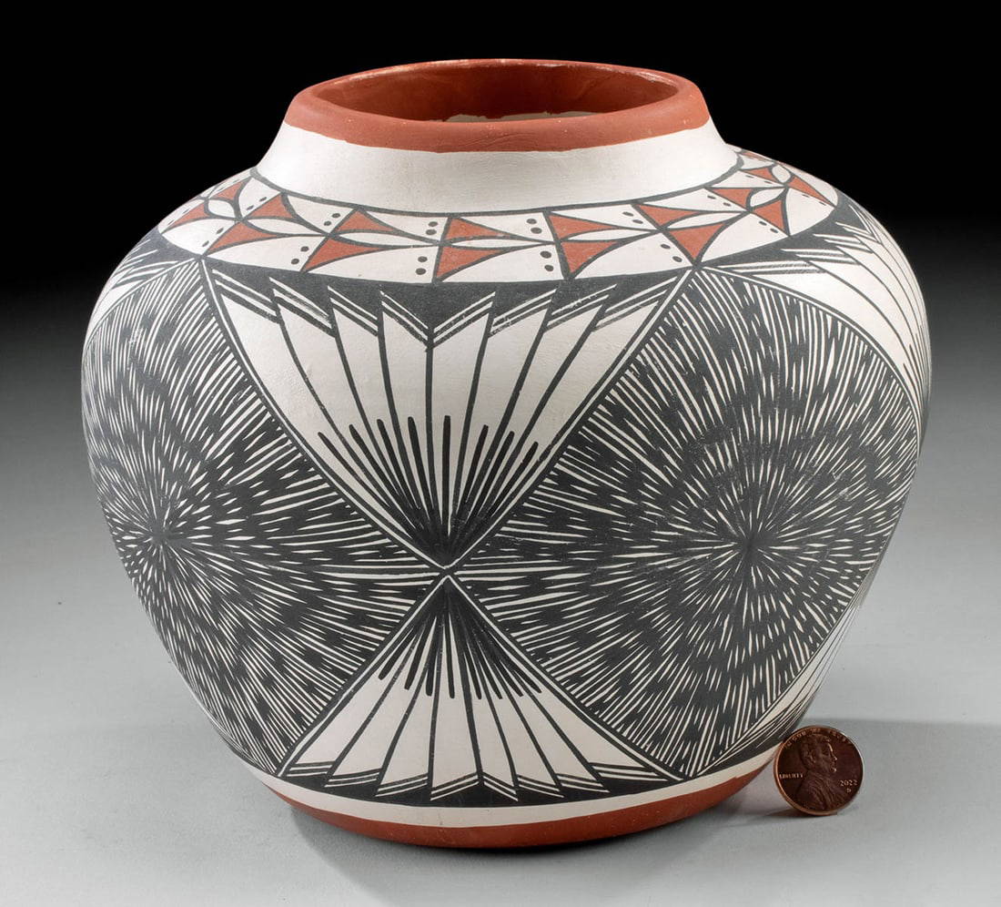 Acoma Pottery Jar W/ Fineline Motifs, Signed Victorino Auction