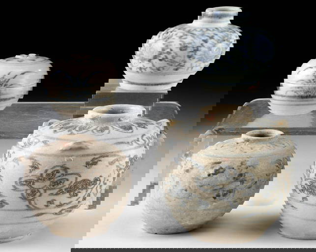 4 Chinese Ming Era Swatow Export Pottery Jars & Pot