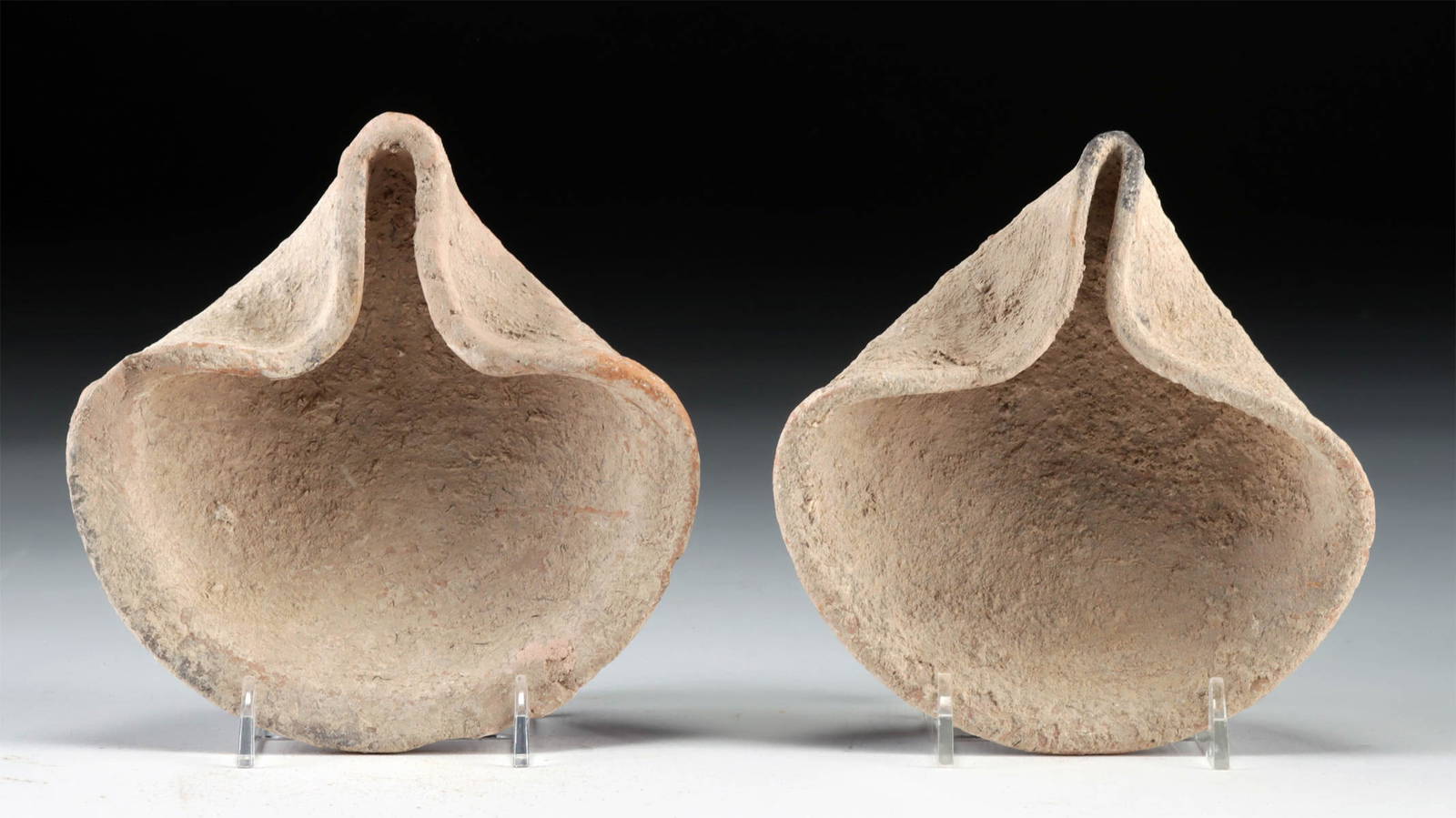 Two Ancient Levantine / Roman Era Pottery Oil Lamps Auction