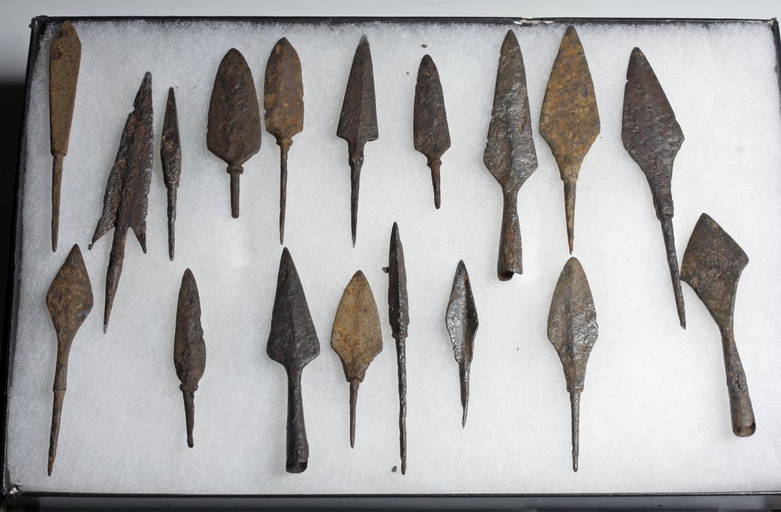 A Lot Of 18 Medieval Iron Arrowheads