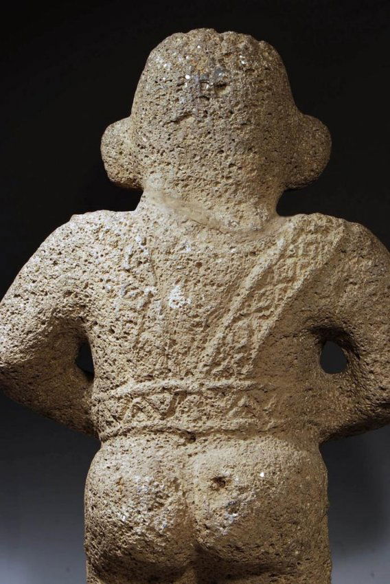 Monumental Costa Rican Stone Sculpture : Lot 328