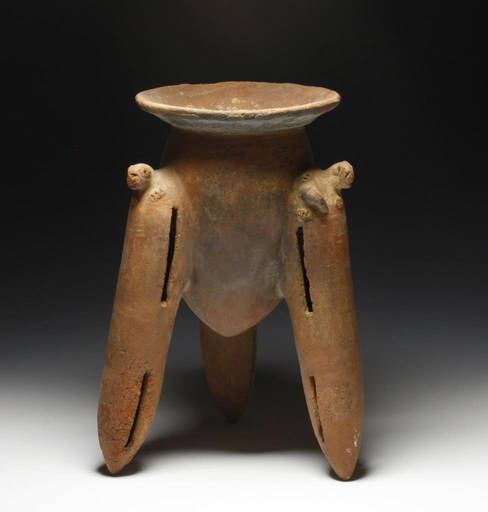 Large Costa Rican Rattle Leg Tripod Vessel