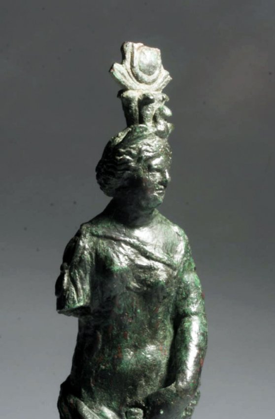 Roman Bronze Isis-Aphrodite Figure : Lot 86
