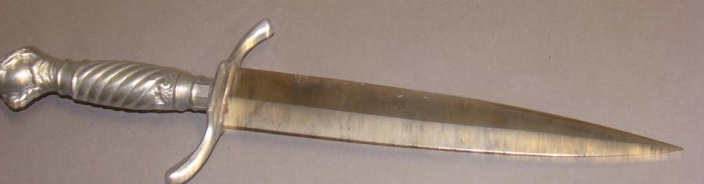 German Korium, Solingen Dagger