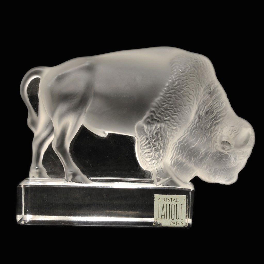 26: A LALIQUE FROSTED CRYSTAL BUFFALO, France