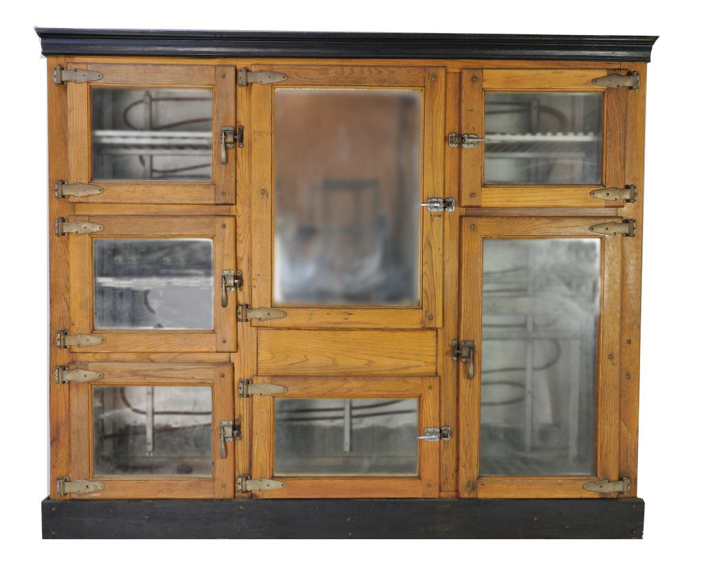 262: A LARGE VINTAGE WOODEN REFRIGERATOR