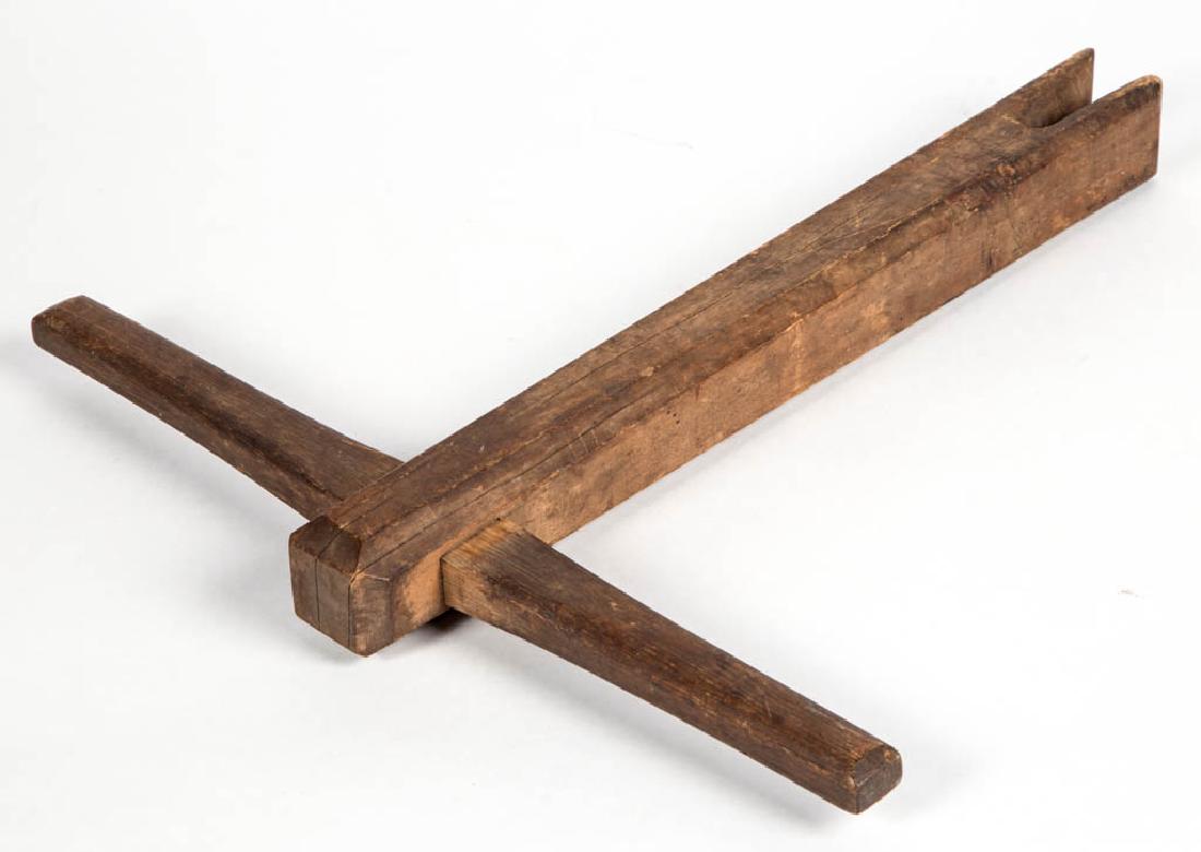 CARVED WOODEN ROPE BED STRAINING WRENCH