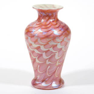 Durand Lady Gay Rose Glass Vase