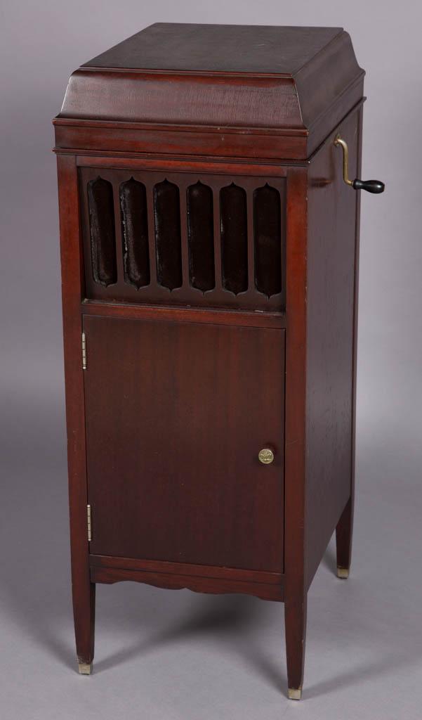 EDISON CYLINDER-TYPE FLOOR MODEL PHONOGRAPH - Oct 19, 2019 | Jeffrey S ...