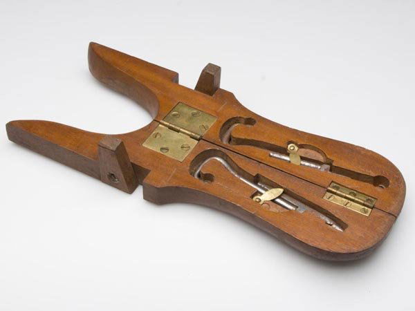 126: FOLDING WOODEN BOOT JACK