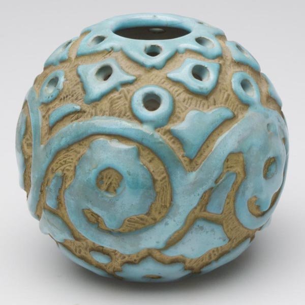 150: UNIDENTIFIED RETICULATED POTTERY VASE