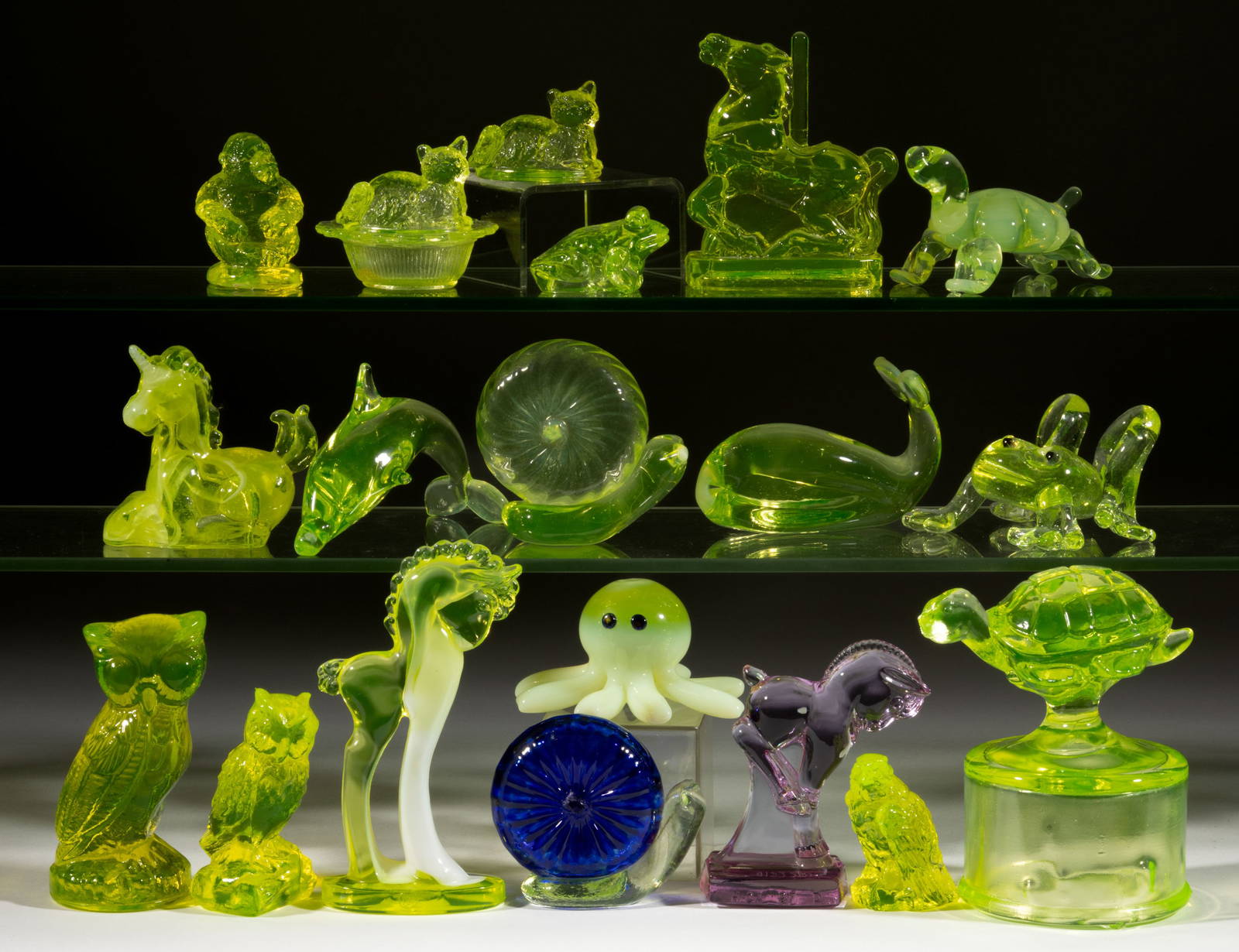 Contemporary Art Glass Figural Animal Paperweights, Lot Of 19 Auction