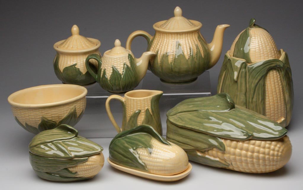 SHAWNEE POTTERY CORN PATTERN ARTICLES, LOT OF NINE