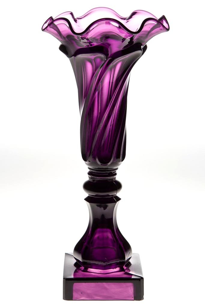 PRESSED TWISTED LOOP VASE