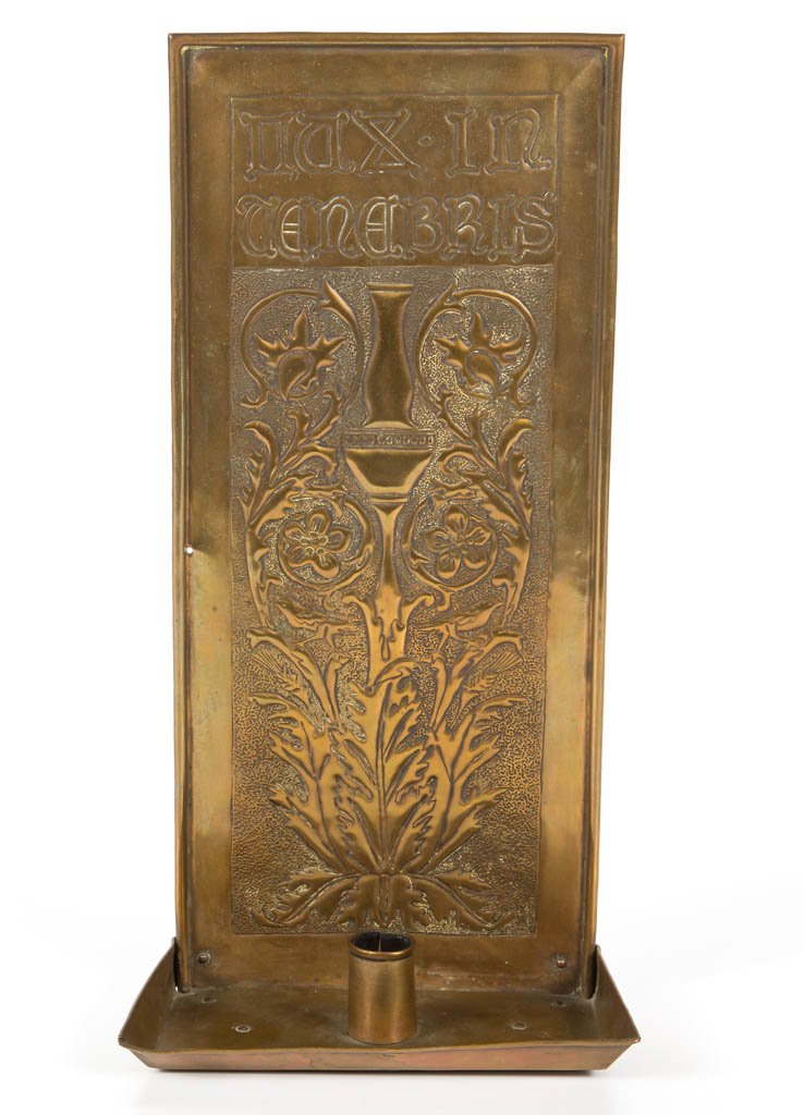 ARTS AND CRAFTS EMBOSSED COPPER WALL SCONCE