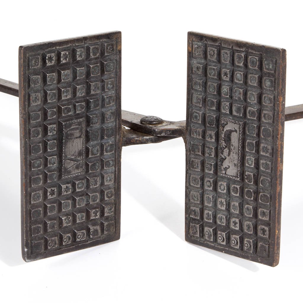 PICTORIAL WROUGHT- AND CAST-IRON WAFER IRON