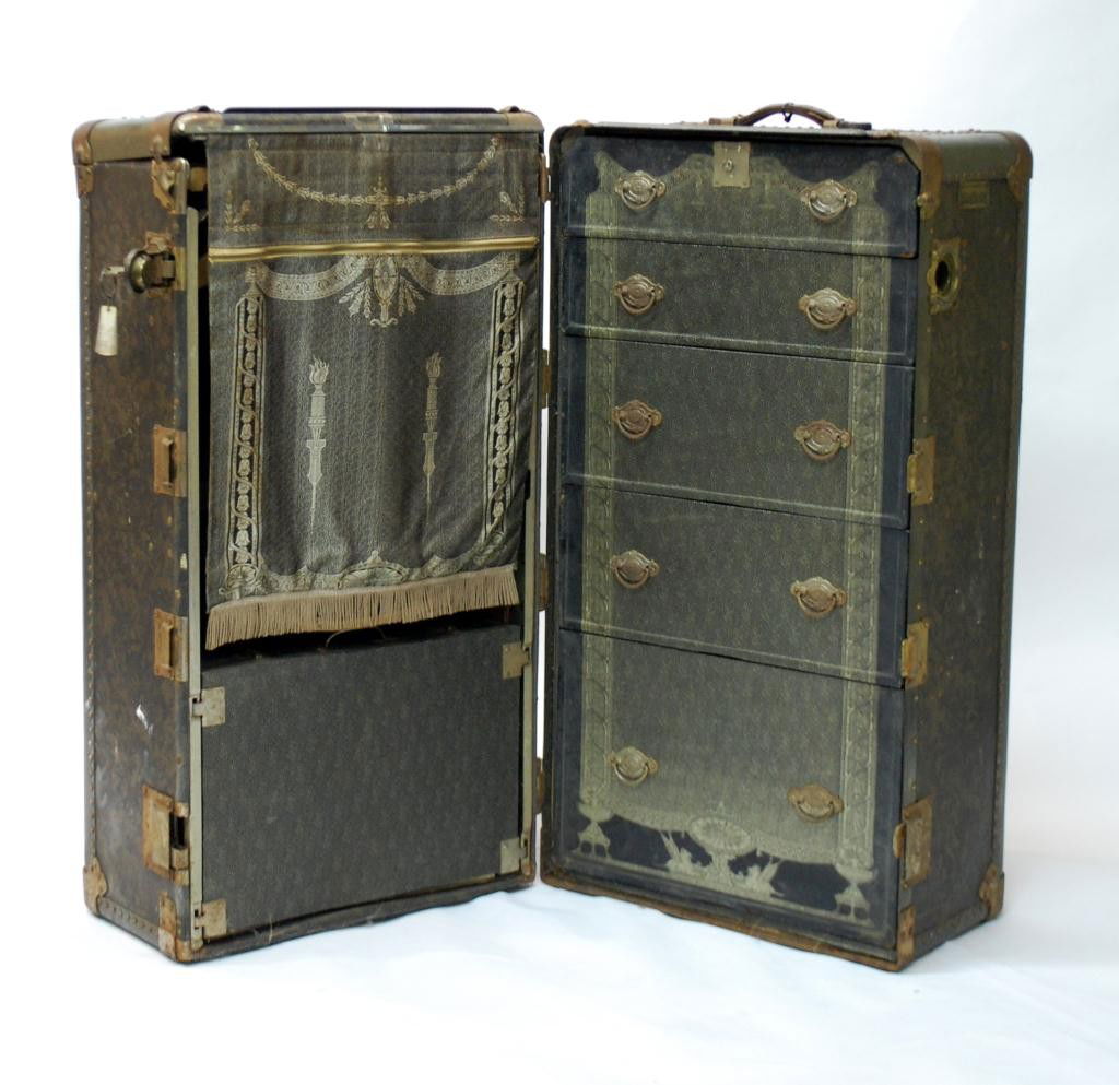 287: Hartmann Gibraltarized Fitted Steamer Trunk - Oct 08, 2011 | Tory ...