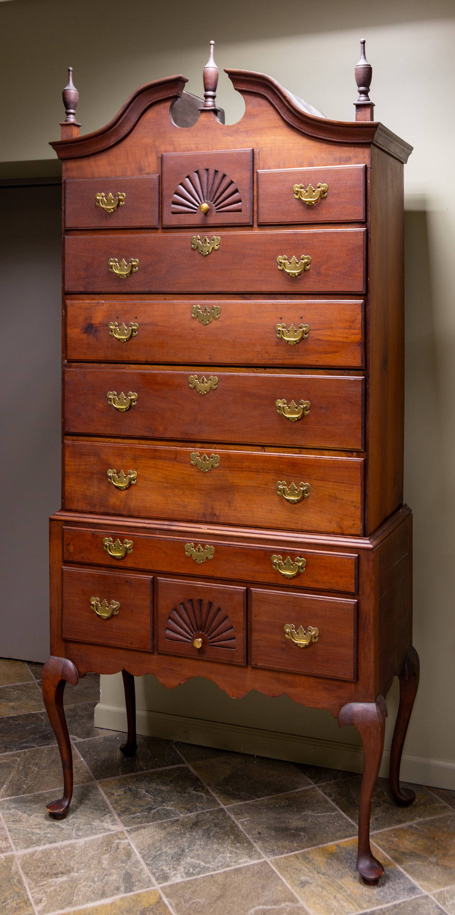 New England Queen Anne Style Bonnet Top Highboy Auction