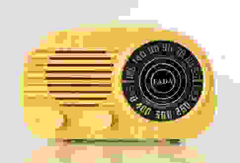 Vintage Fada Model 845 "cloud" Bakelite Radio Auction