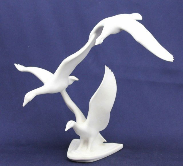 KAISER PORCELAIN "GEESE IN FLIGHT" - Jul 30, 2011 | Manor Auctions in FL