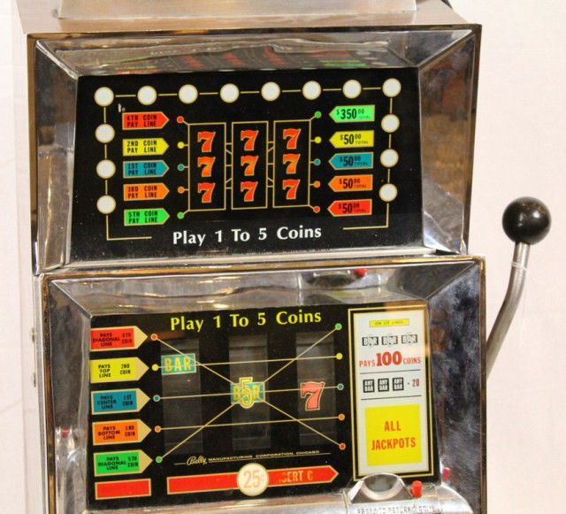 VINTAGE BALLY MODEL 873-C SLOT MACHINE : Lot 15265
