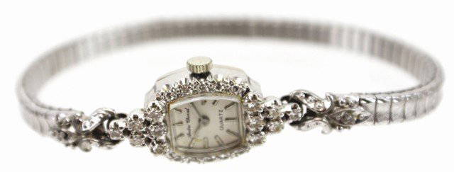 Ladies Andre Cheval Quartz Wristwatch 14k Case