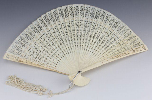 CHINESE CARVED AND PIERCED IVORY FAN - Aug 11, 2012 | Manor Auctions in FL