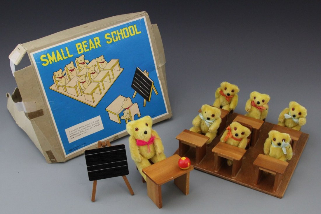 VINTAGE SHACKMAN SMALL BEAR SCHOOL W/ ORIGINAL BOX