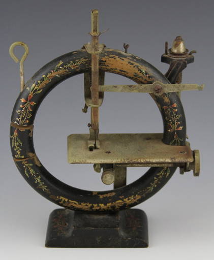 Wooden Circular Triumph Toy Sewing Machine