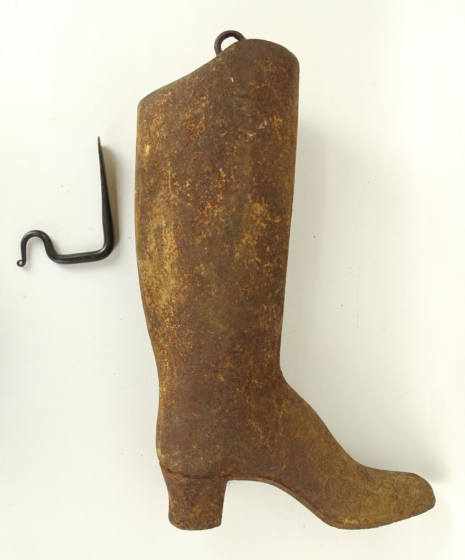 Iron Boot Trade Sign - Jan 01, 2020 | Copake Auction Inc. in NY