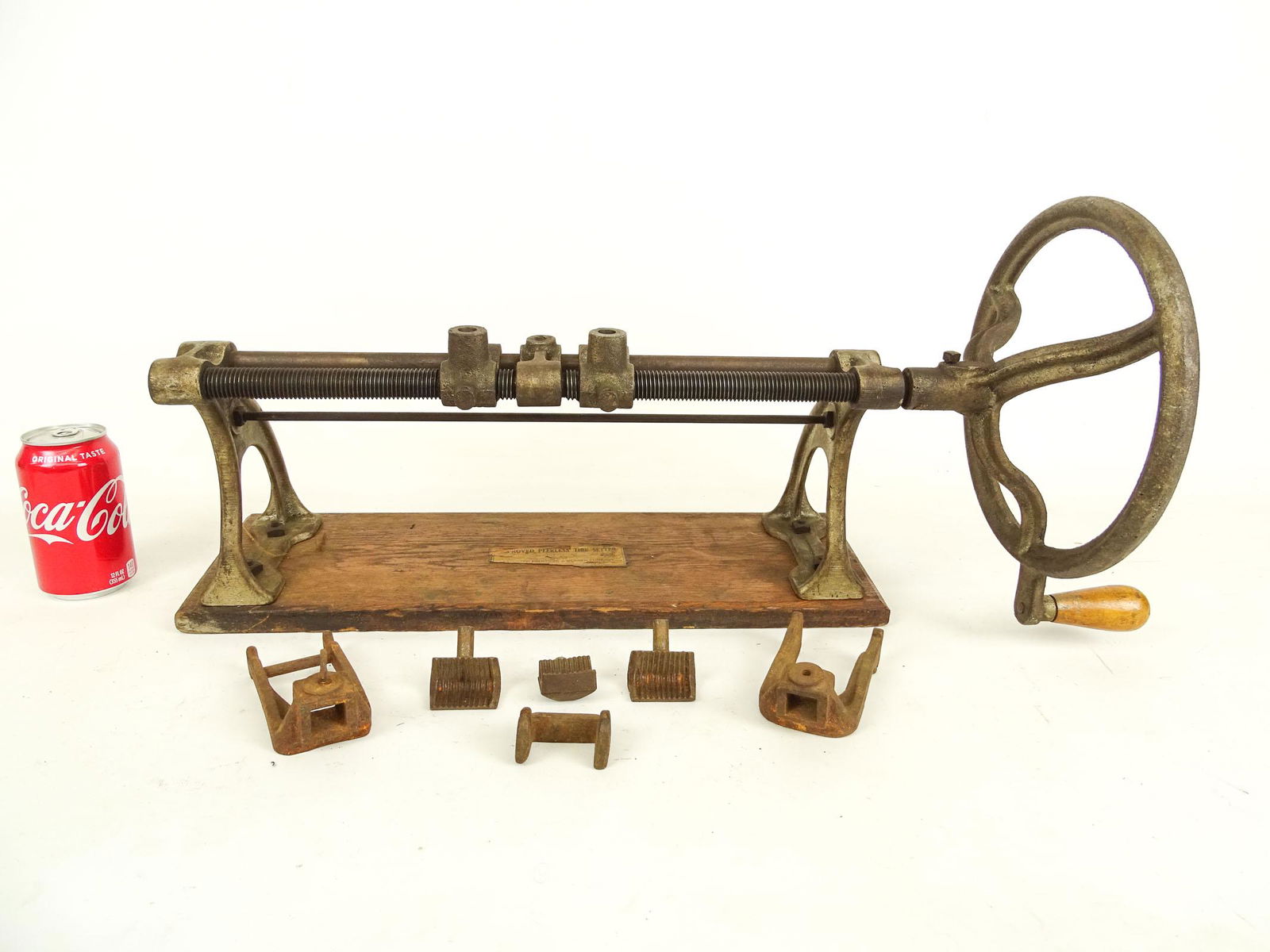 Peerless Bicycle Tire Setter