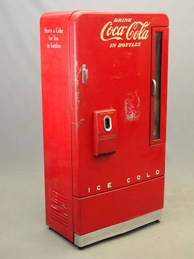 Vintage Coca Cola Machine
