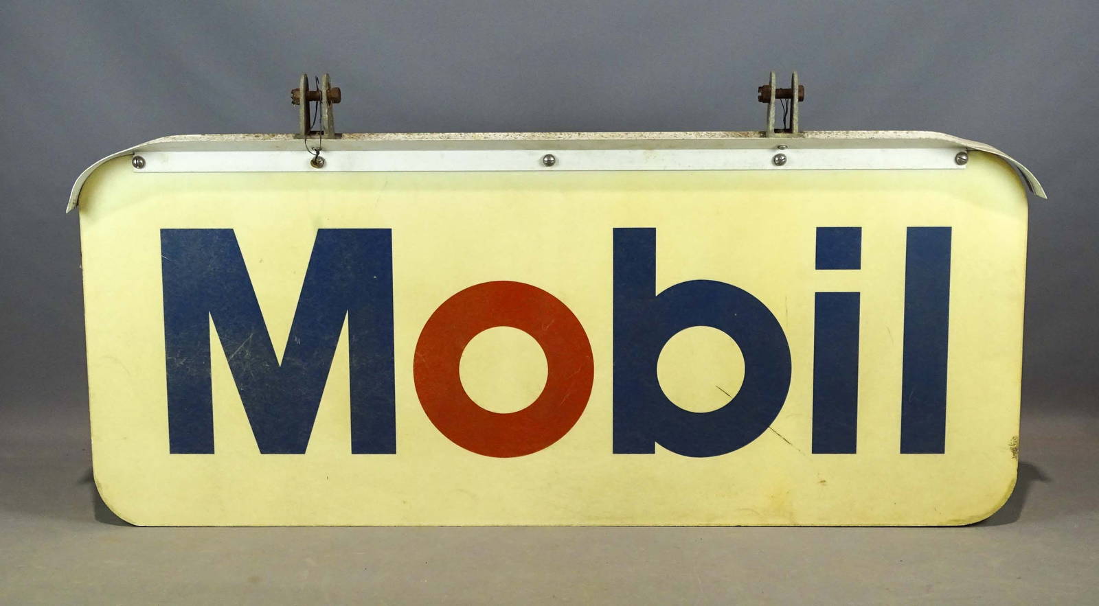 Mobil Sign Auction