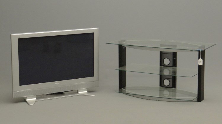 PANASONIC FLAT SCREEN TV 2004, 39" PLASMA - Nov 17, 2013 | The Auction ...