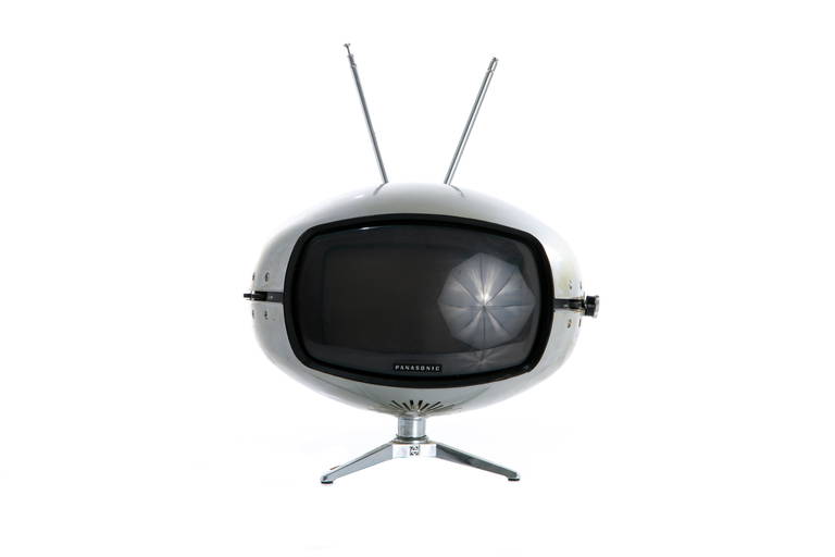 Panasonic Tr 005 Orbitel Rotating Television Set