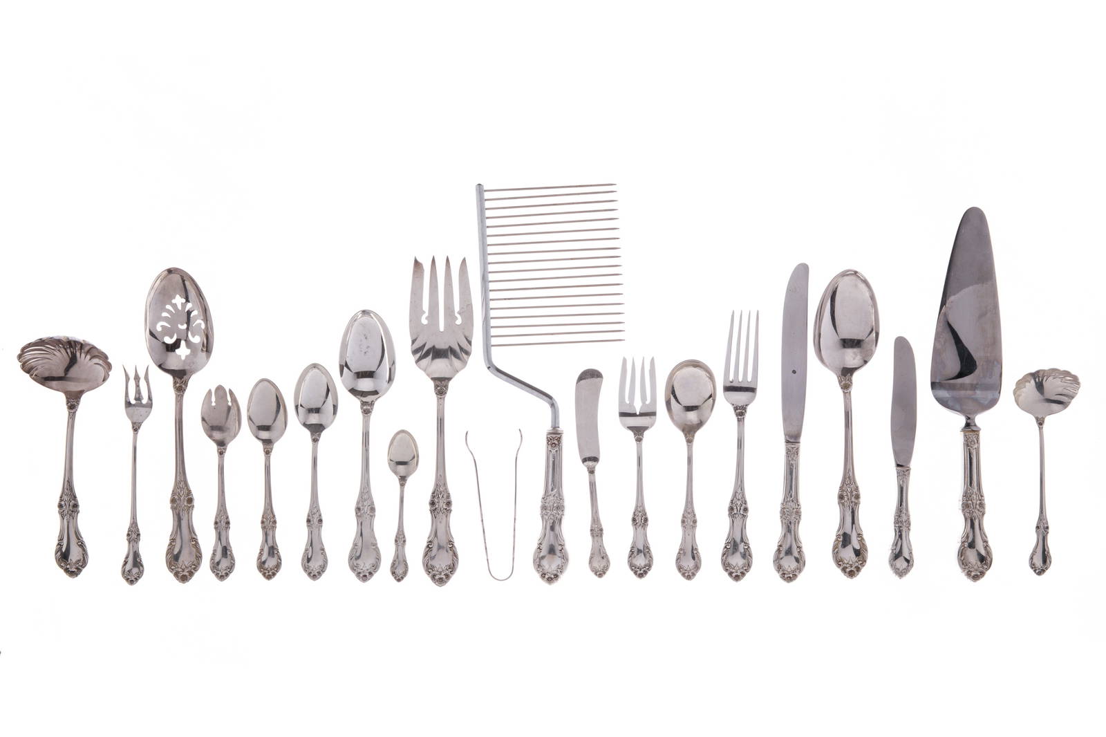 108 Pc 'wild Rose' International Silverware, 2749g Auction