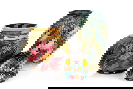 Moorcroft Penguins Vase Auction