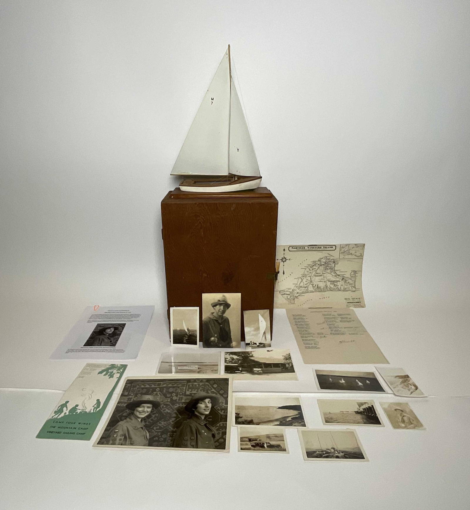 Van Ryper Model Of Menemsha Sloop Periwinkle Auction