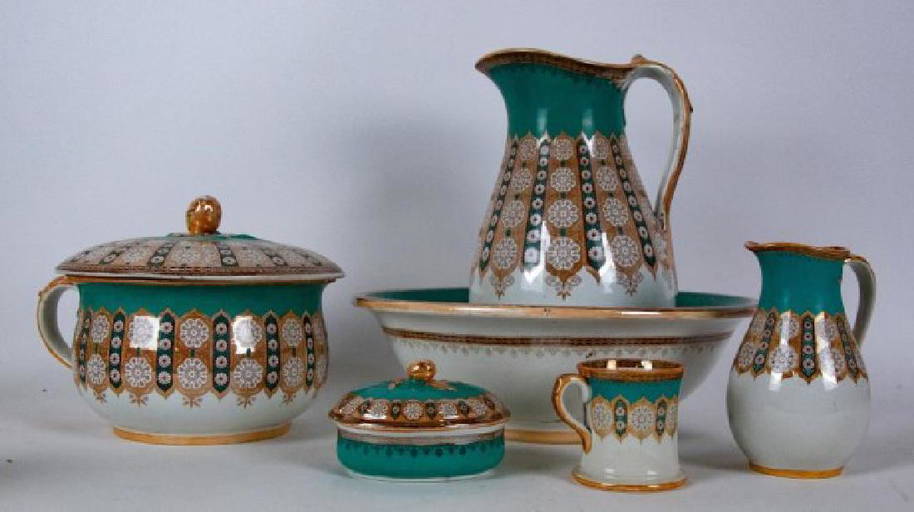 Thomas Furnival & Sons Chamber Set