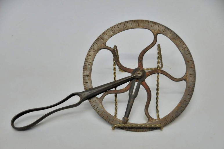 Wheelwright's Traveler Or Wheel Race