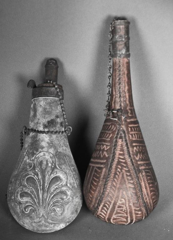 2 Powder Flasks