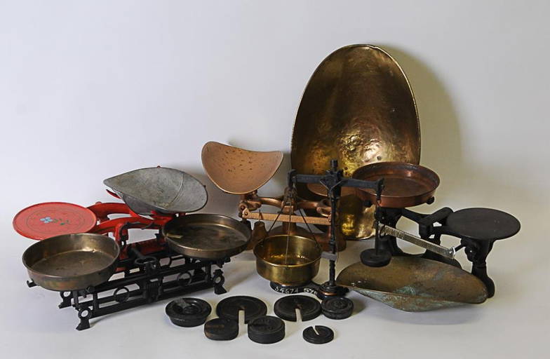 5 Cast Iron Countertop Scales + 2 Scale Pans