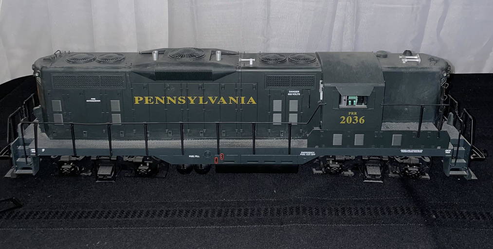 Usa G Gauge Diesel Locomotive , With 3 Box Cars, And Caboose