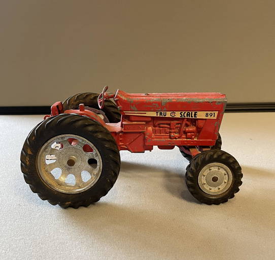 Tru Scale 891 Tractor