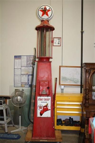 125 Hayes Ten Gallon Visible Gas Pump W Glass Cylinde Apr 16 2011 Matthews Auctions Llc