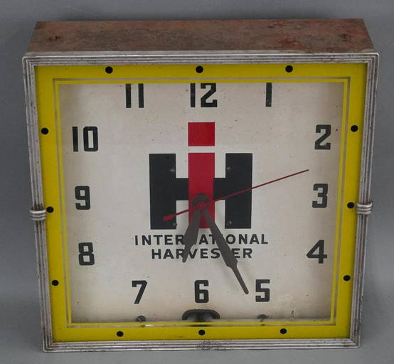 (i.h.) International Harvester Neon Clock