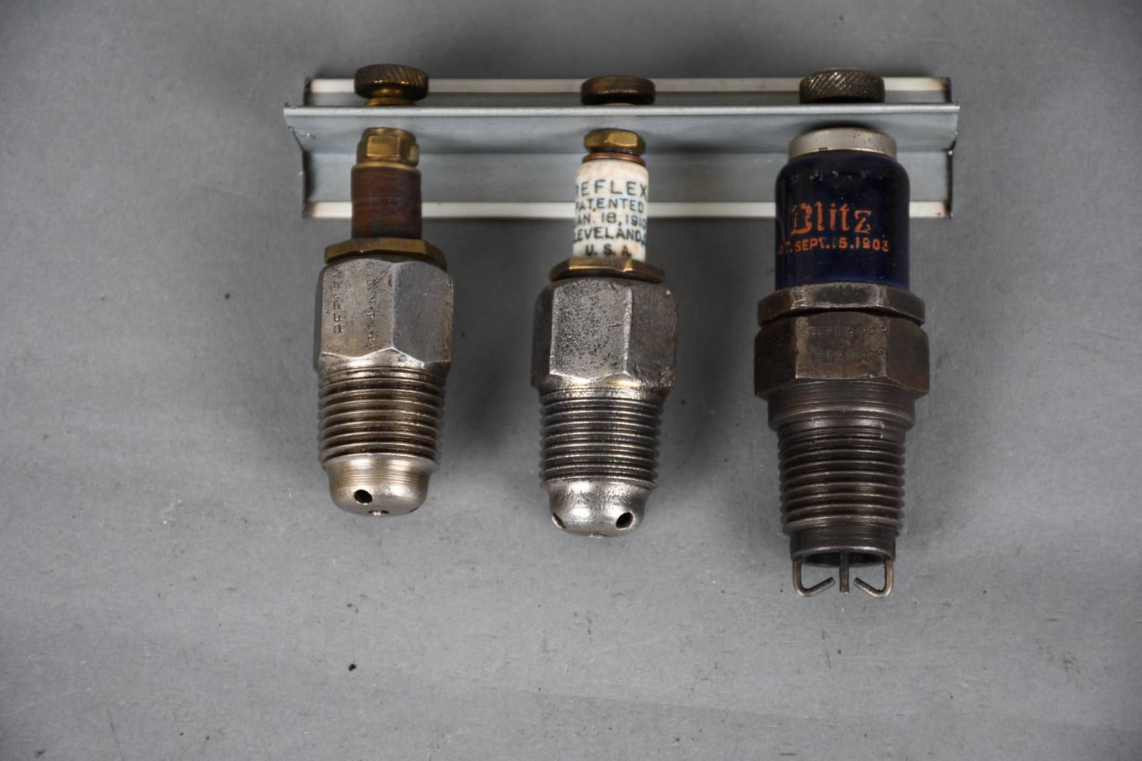 3-spark Plugs Nn, Reflex, Blitz Auction
