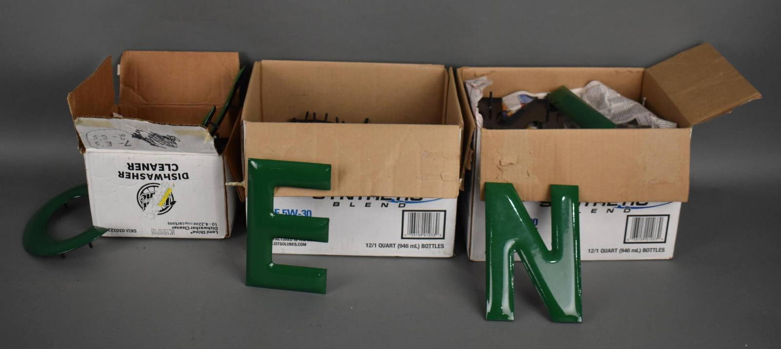 52-green Porcelain Letters Auction