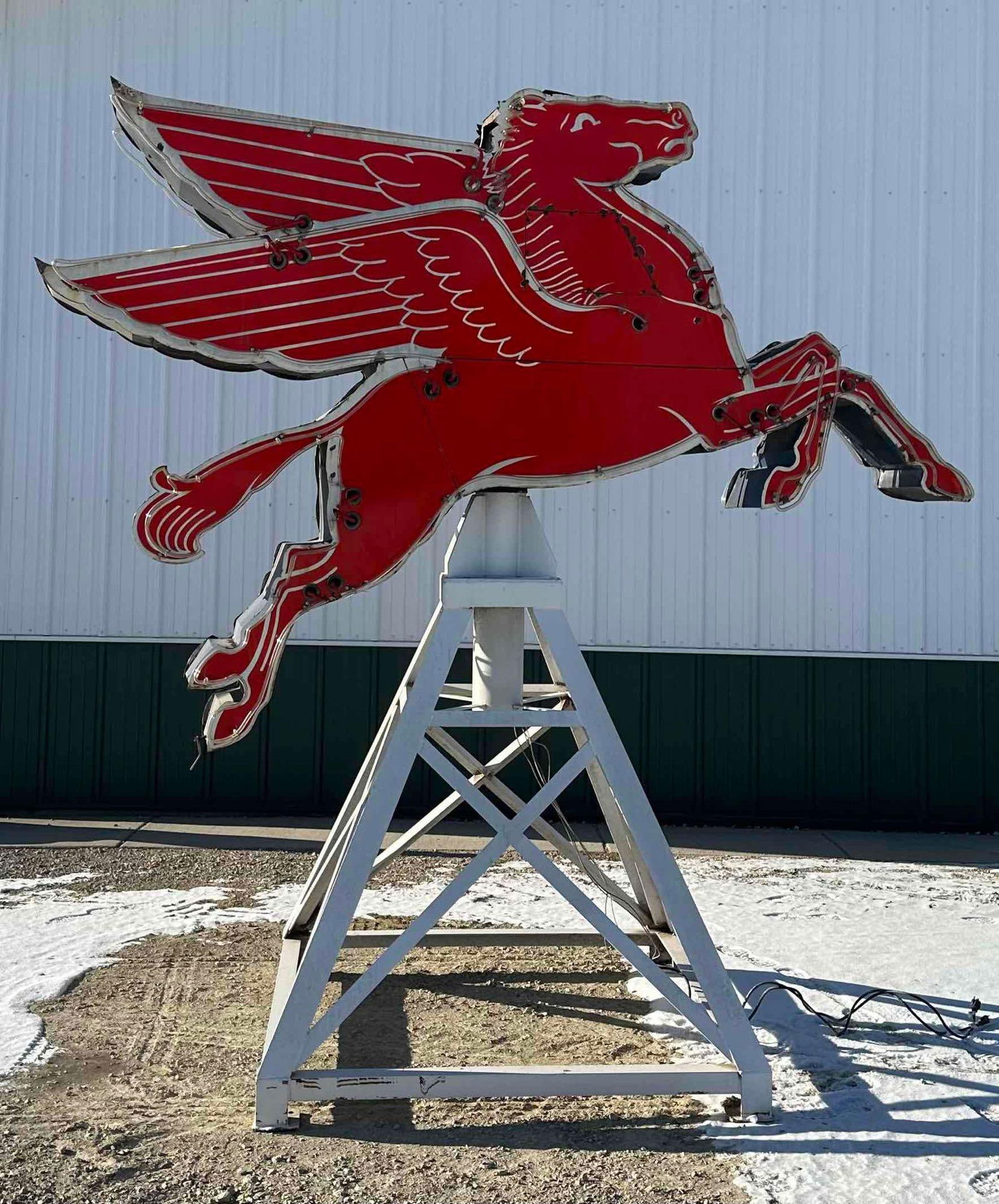 "iconic" Large & Original Rotating Mobil Porcelain Pegasus Gas Station ...
